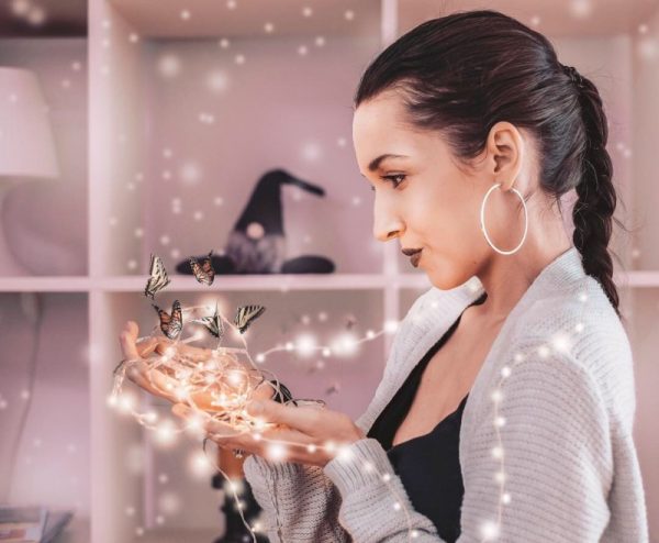 Take Attractive Pictures of Yourself Like a Pro [By Yourself!]